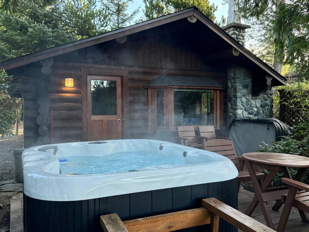 Cabin 4 | Crystal Cove Beach Resort